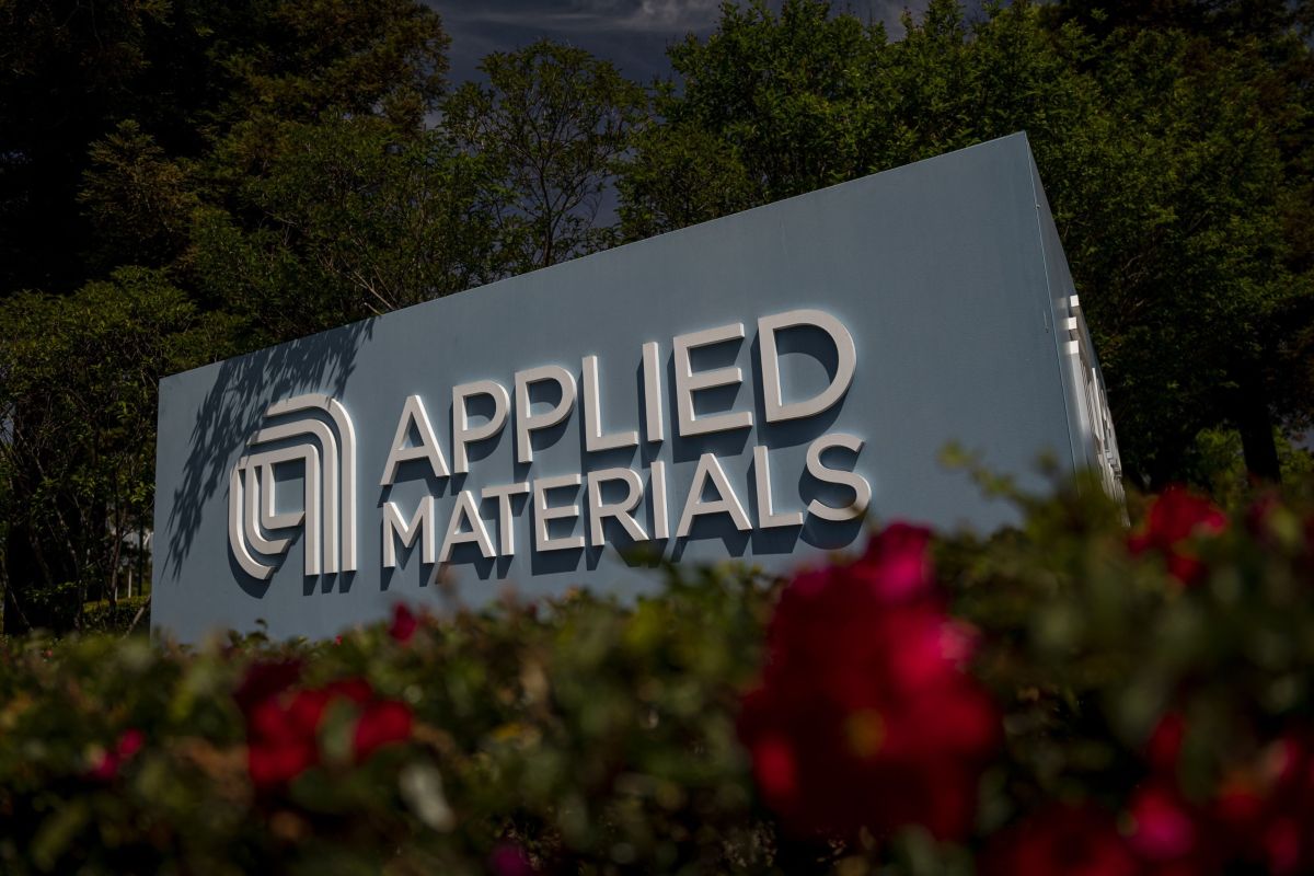 Applied Materials forecast spurs concern about chip spending