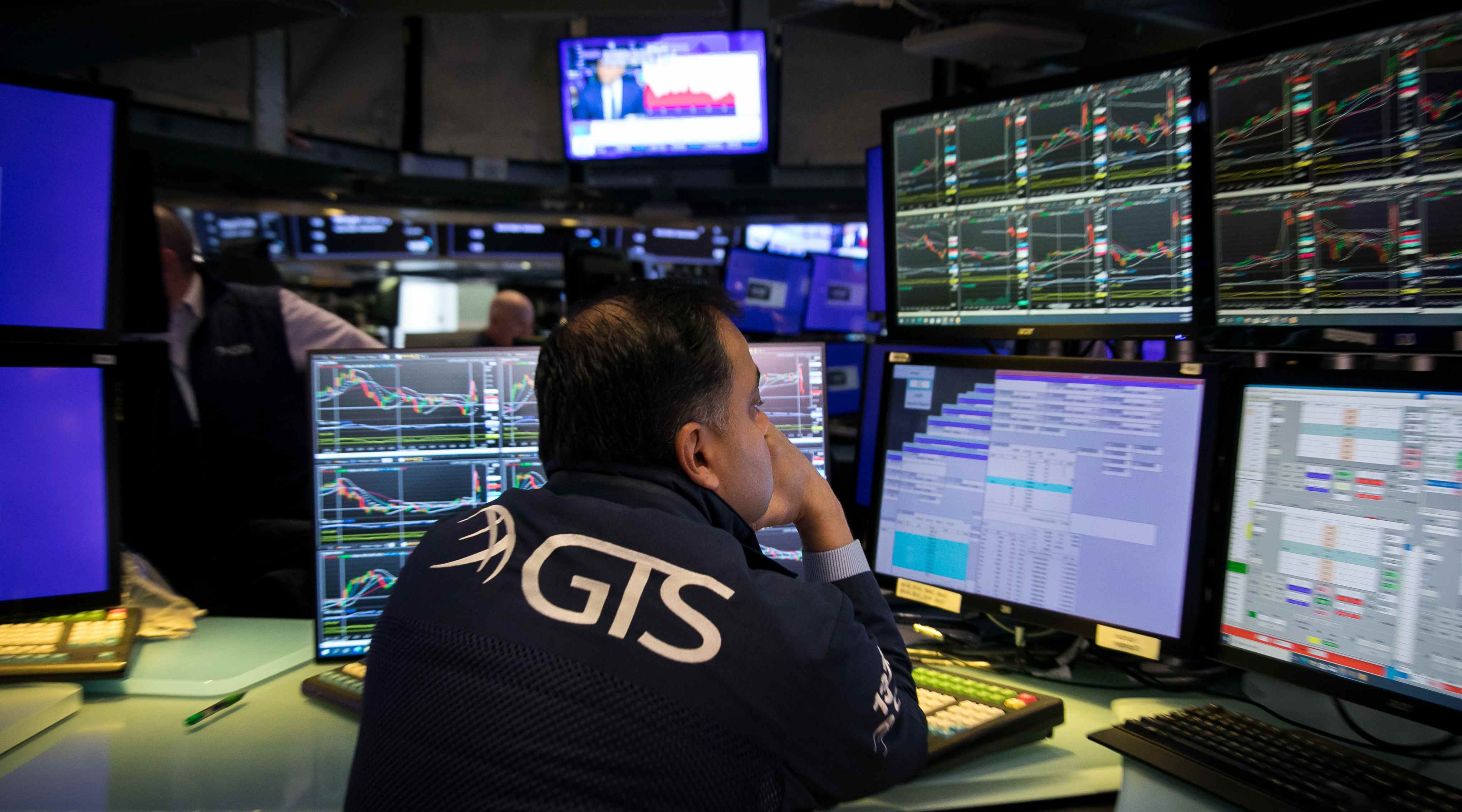 S&P 500 snaps longest streak without a 2% decline since 2007