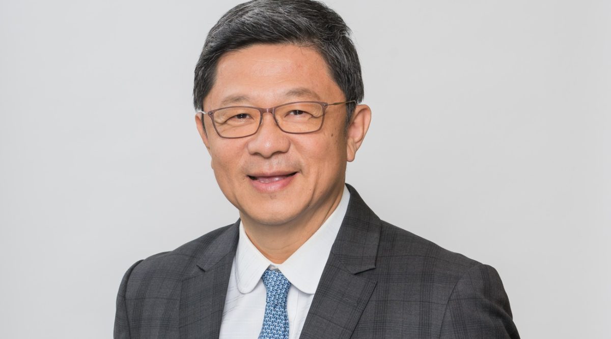 Robin Hu succeeds Bob Tan as chairman of SingEx board