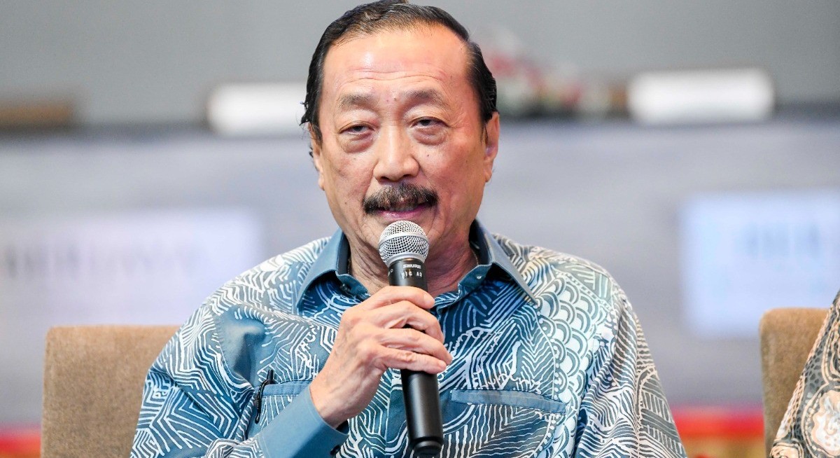 Billionaire Vincent Tan said to mull selling Prudential Malaysia stake ...