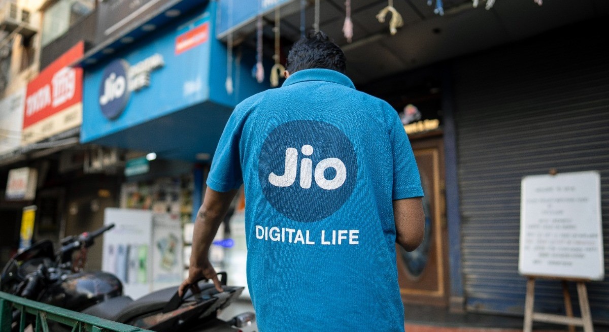 Reliance heads for worst day since 2024 on retail sector worries