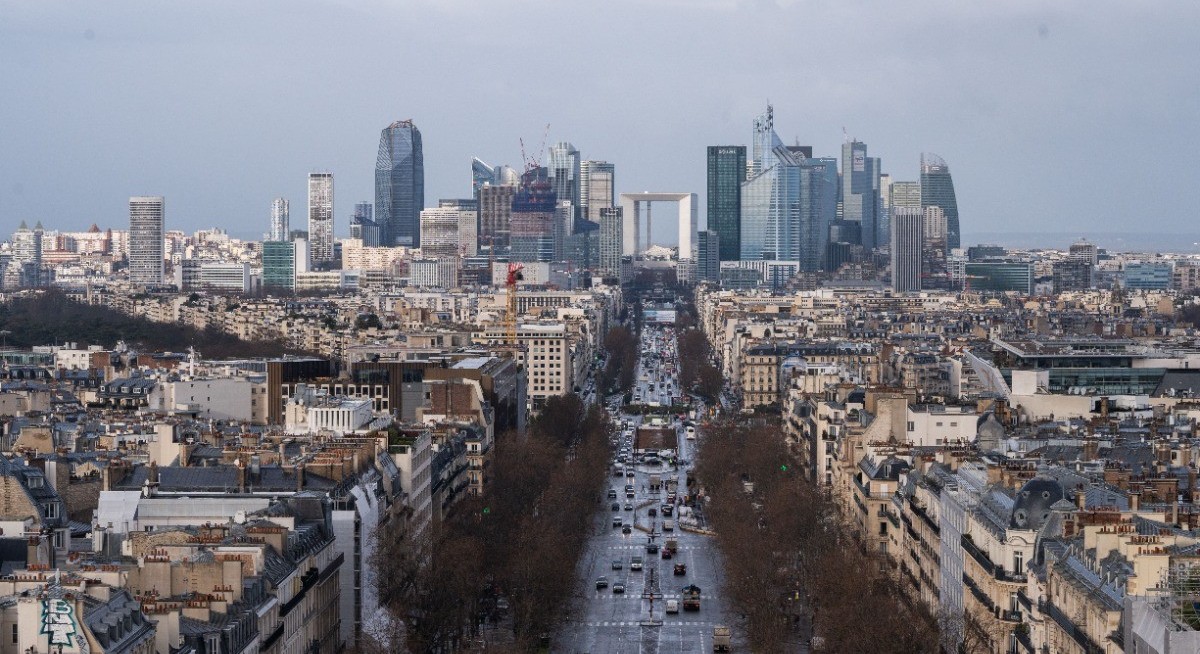 French bond sale gets €115 bil bids even as risks mount