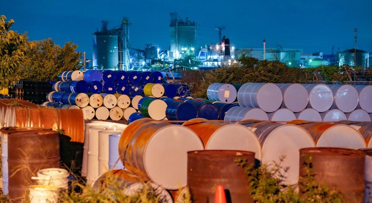 Global oil demand to reach its peak this decade, IEA says