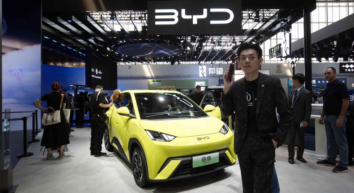 BYD starts new EV price war with free smart driving system