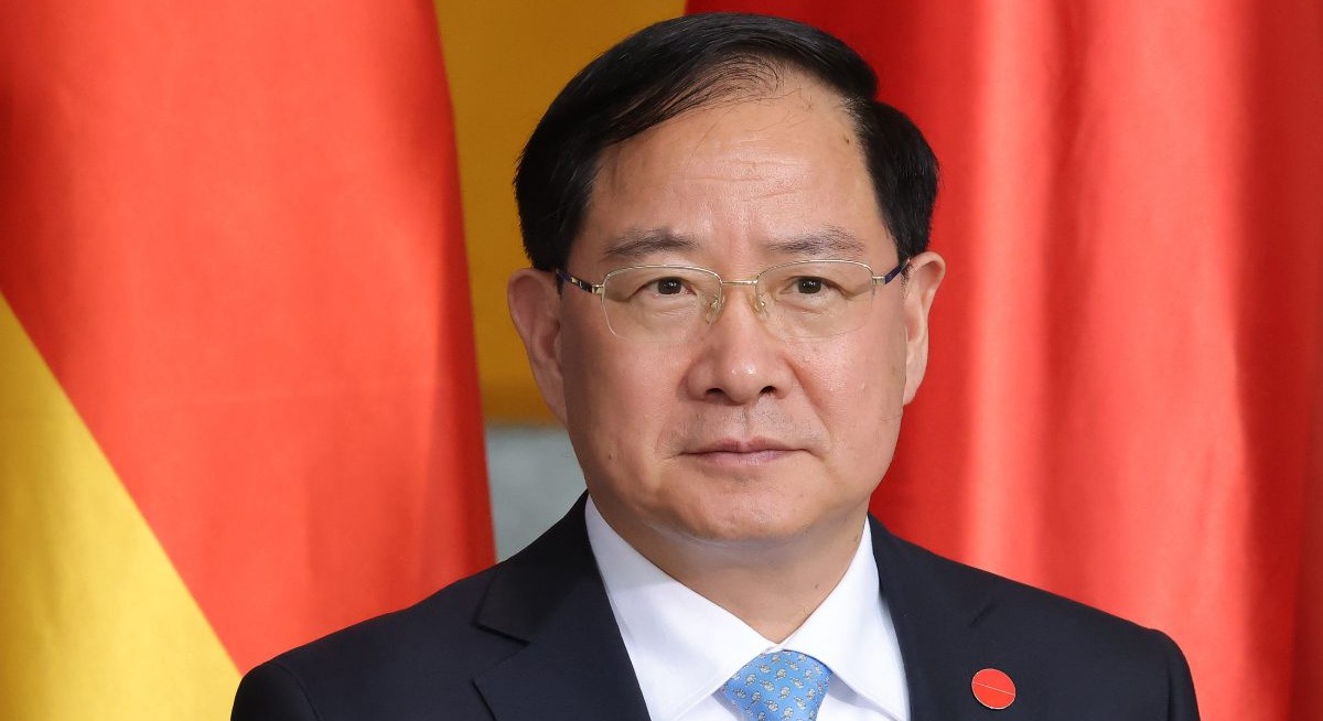 China abruptly replaces tech minister behind AI and chip push