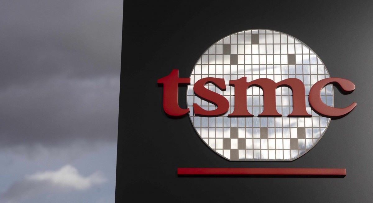 TSMC shares trail smaller peer UMC after high-dividend ETF snub