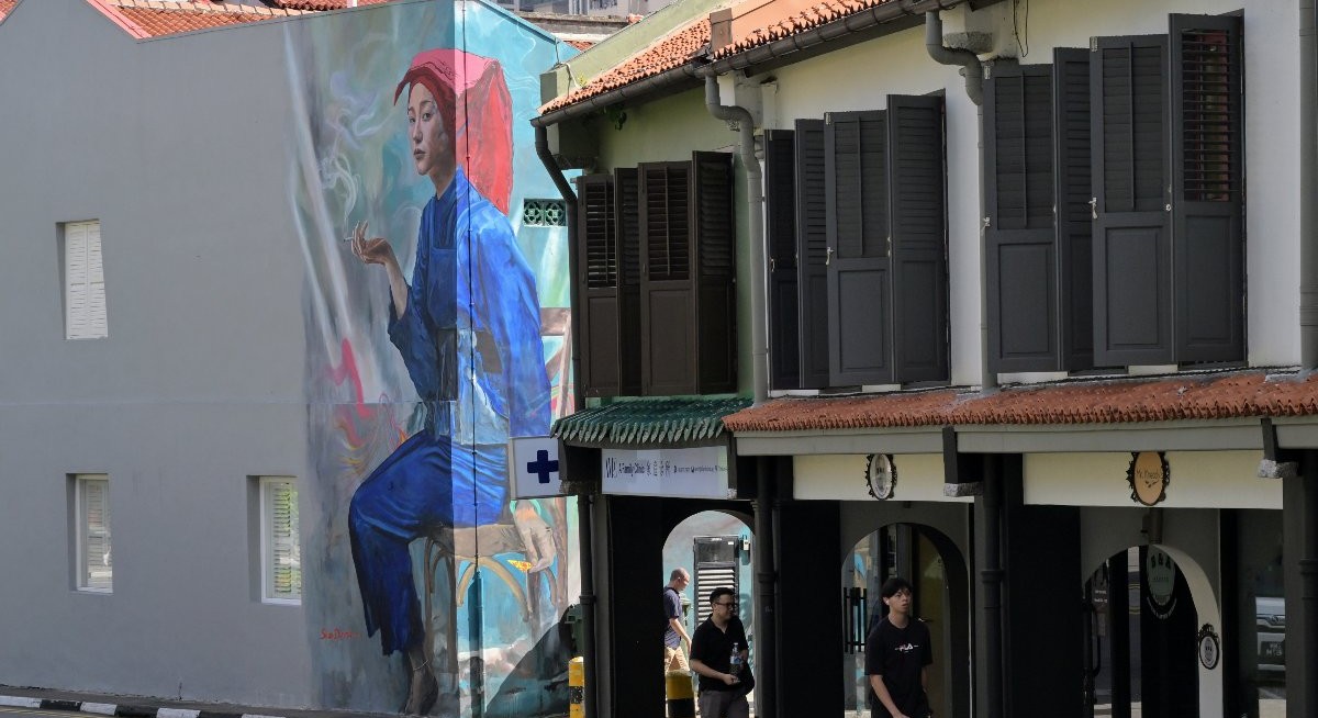 Shall we bear with smoke or do we want a cigarette in the eye of our ...