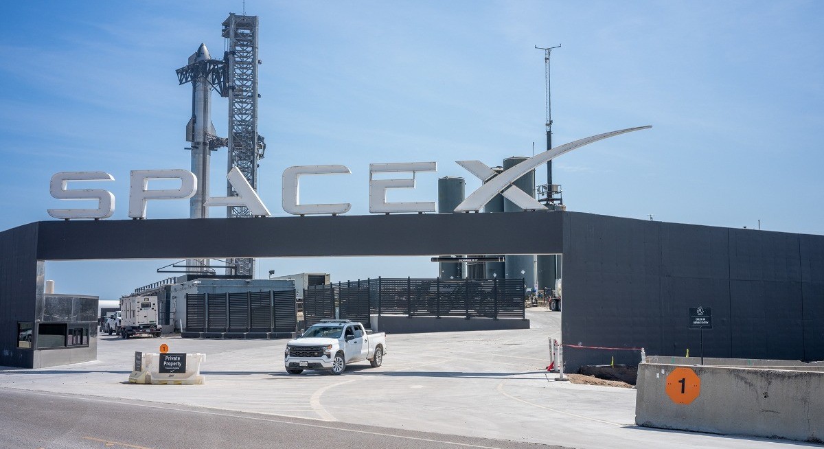 SpaceX tells investors it has lined up blue-chip credit ratings — Bloomberg