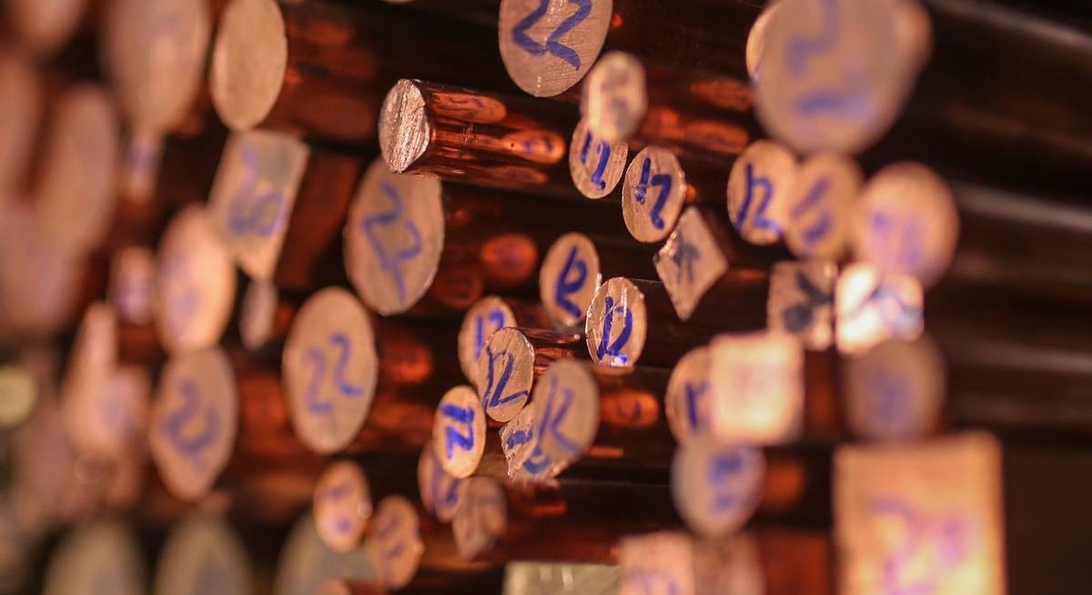 Copper rallies to record near US$13,000 in London after UK holiday