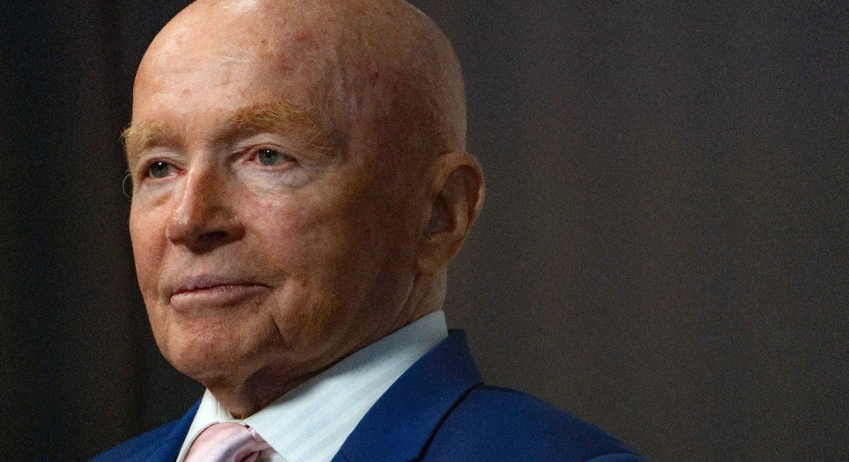 Mark Mobius shuns record-breaking gold on risk of dollar rebound